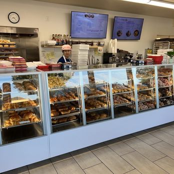 ROCKLIN DONUTS & CINNAMON - Updated November 2024 - 602 Photos & 572 ...