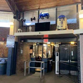 WAR MEMORIAL ICE SKATING RINK - Updated December 2025 - Staten Island ...