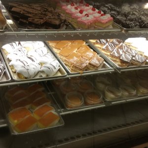 HOLIDAY BAKERY - 46 Photos & 50 Reviews - 7313 Miami Lakes Dr, Hialeah ...