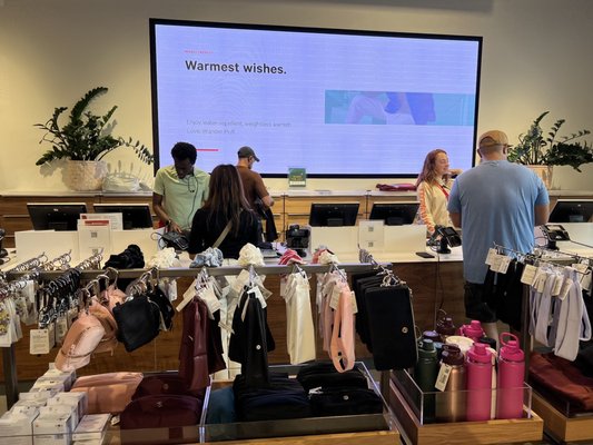 LULULEMON - Updated October 2025 - 398 Photos & 236 Reviews - 1450 Ala ...