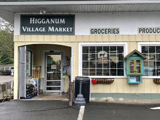 HIGGANUM VILLAGE MARKET - Updated January 2025 - 311 Saybrook Rd ...