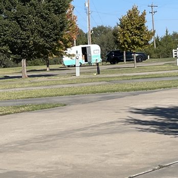 HANKS TRAIL RV PARK - Updated October 2025 - 10 Photos - 1000 E Hanks ...