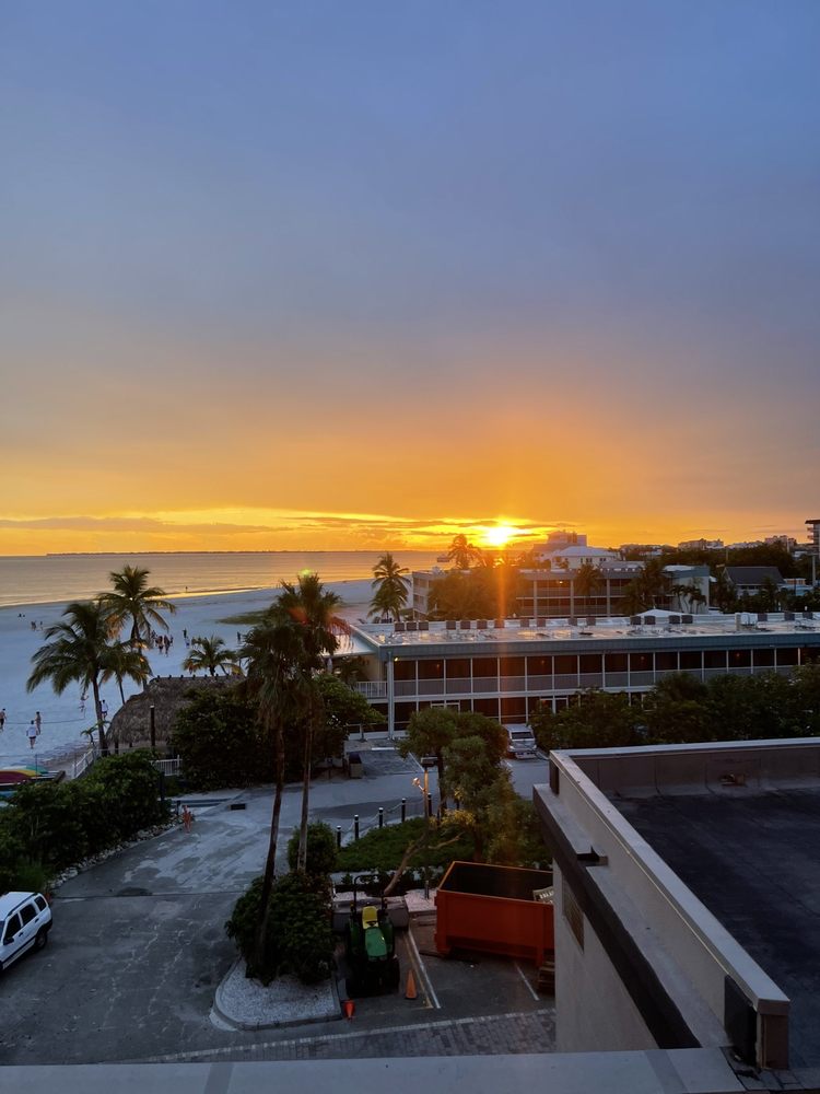 DIAMONDHEAD BEACH RESORT - Updated March 2025 - 166 Photos & 98 Reviews - 2000 Estero Blvd, Fort ...