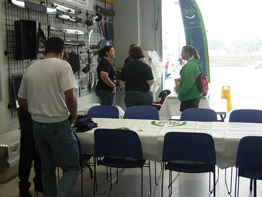 REUTHER FORD - Updated December 2025 - 26 Photos - 1325 McNutt St ...