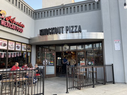 KNOCKOUT PIZZA - OCEANSIDE - 232 Photos & 399 Reviews - 401 Mission Ave ...