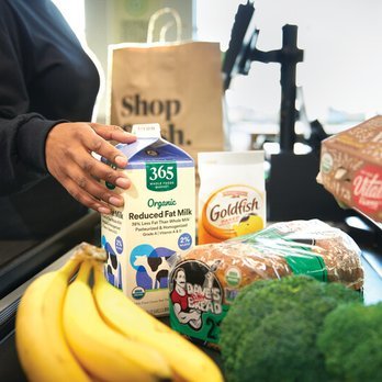 AMAZON FRESH - Updated August 2025 - 27 Photos - 555 Spring Garden St ...