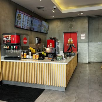 MACHO BURGER - Updated June 2024 - 141 Photos & 45 Reviews - 227 W ...