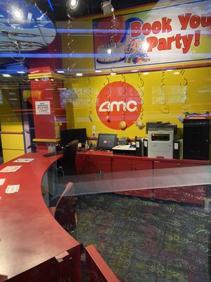 HOLLYWOOD CONNECTIONS - Updated July 2025 - 32 Photos & 34 Reviews ...