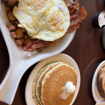 VILLAGE INN - Updated December 2025 - 61 Photos & 88 Reviews - 535 ...