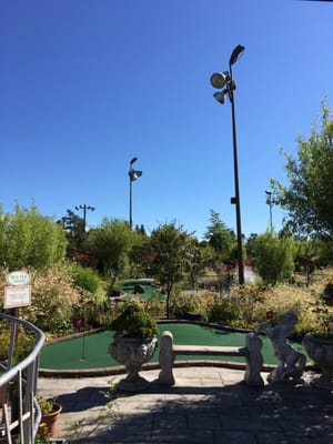 HI-KNOLL DRIVING RANGE & MINI-GOLF - Updated December 2025 - 12 Photos ...