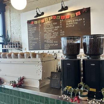 COMMON GROUND COFFEE AND MARKET - Updated January 2026 - 30 Photos & 24 ...