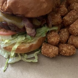 WILLIAMS AVENUE PUB - Updated October 2025 - 32 Photos & 65 Reviews ...