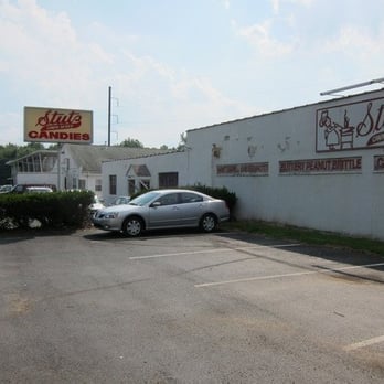 STUTZ CANDIES - Updated December 2025 - 32 Photos & 19 Reviews - 400 S Warminster Rd, Hatboro ...