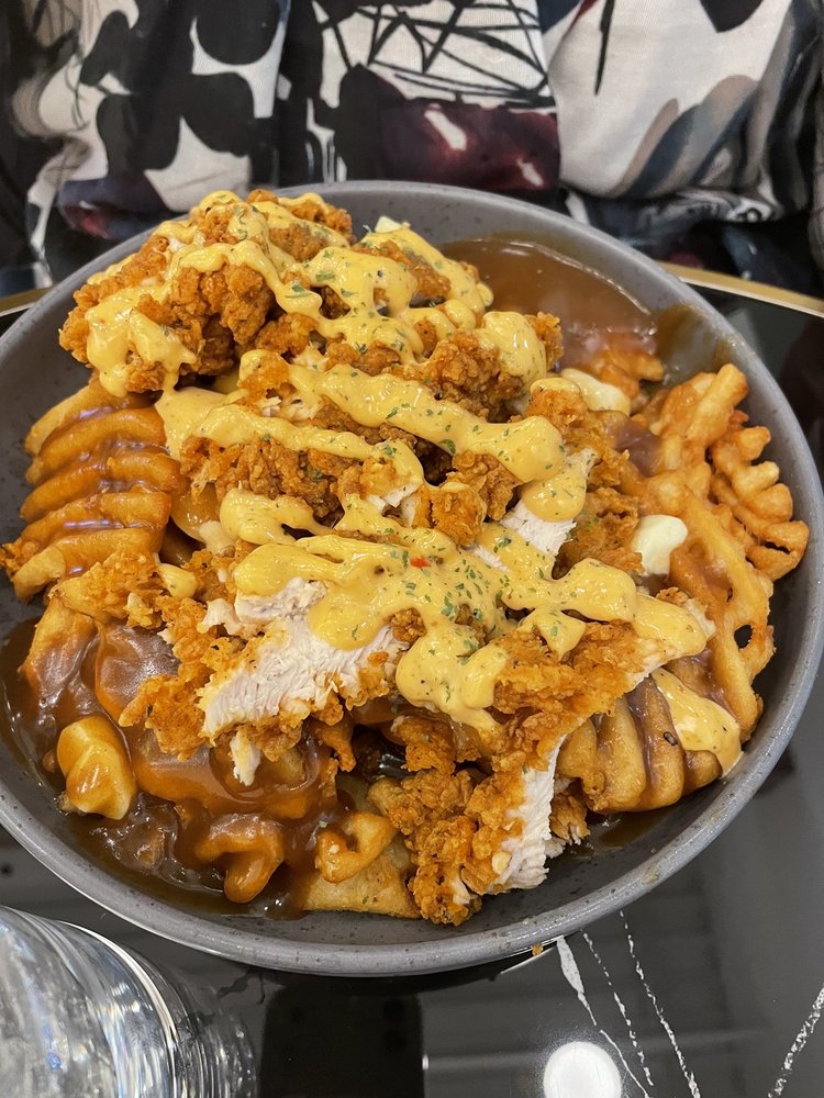 MADAME POULET - Updated August 2025 - 13 Photos - 3240 Boulevard Saint ...