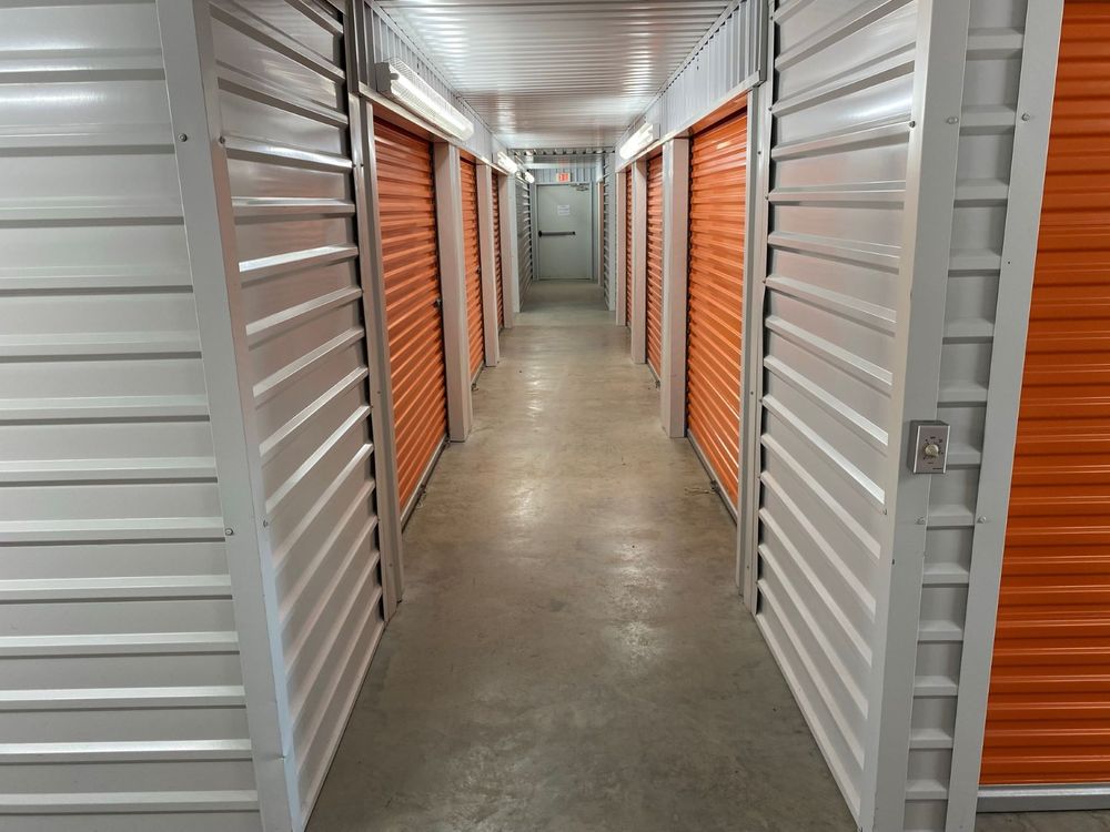 ISTORAGE - Updated August 2025 - 27 Photos - 12085 TX-36, Bellville ...