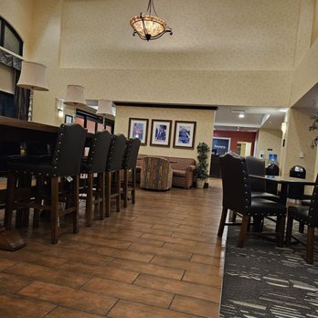 HAMPTON INN & SUITES LODI - Updated November 2024 - 177 Photos & 122 ...