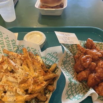 WINGSTOP - Updated July 2026 - 36 Photos & 36 Reviews - 1140 Kuala St ...