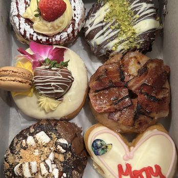 FRIENDLY DONUTS - Updated May 2025 - 3167 Photos & 1646 Reviews - 4442 ...