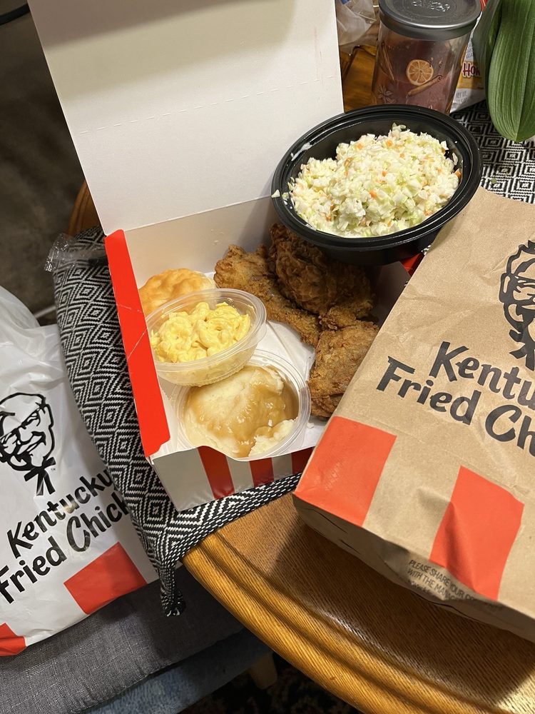 KFC - Updated December 2025 - 14 Reviews - 680 S Reilly Rd ...