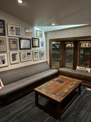 THE BLUE LION - Updated October 2024 - 184 Photos & 362 Reviews - 160 N ...