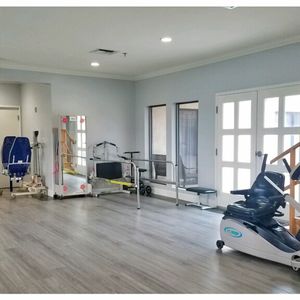 KAWEAH MANOR - Updated January 2026 - 10 Reviews - 3710 W Tulare Ave ...