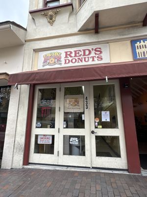 RED’S DONUTS - Updated July 2025 - 96 Photos & 210 Reviews - 433 ...