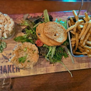 SHAKER CUISINE & MIXOLOGIE - CENTROPOLIS - Updated December 2025 - 22 ...