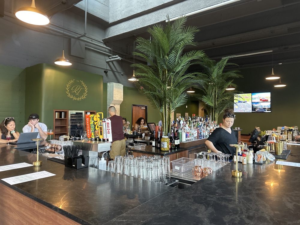 THE DUTCH LIGHT - Updated September 2024 - 450 N Patterson Ave, Winston ...