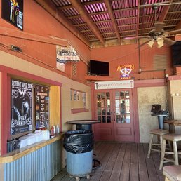ROADRUNNER RESTAURANT & SALOON - Updated December 2025 - 224 Photos ...