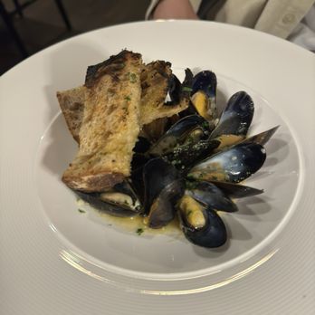 LUCA - Updated January 2026 - 371 Photos & 396 Reviews - 711 Grant St ...