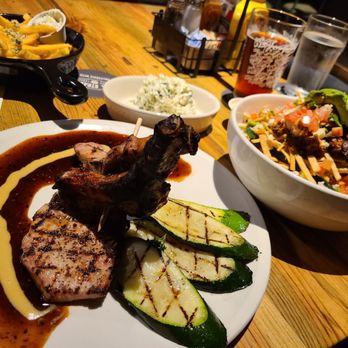 KARL STRAUSS BREWING COMPANY - Updated January 2025 - 1942 Photos ...