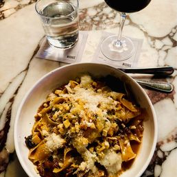 MODAVIE - 1192 Photos & 828 Reviews - 1 Rue Saint-Paul O, Montréal ...