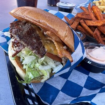 5TH STREET BURGER & FRIES - 320 Photos & 300 Reviews - 1158 W ...