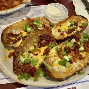 FRIENDLY TAVERN - Updated December 2025 - 411 Photos & 488 Reviews ...