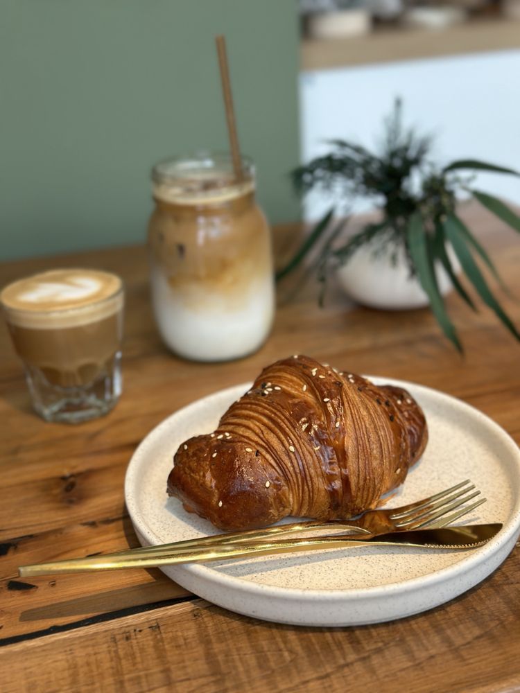 MAGDALENA COFFEE BAR & HOUSEPLANTS - Updated October 2024 - 79 Photos ...