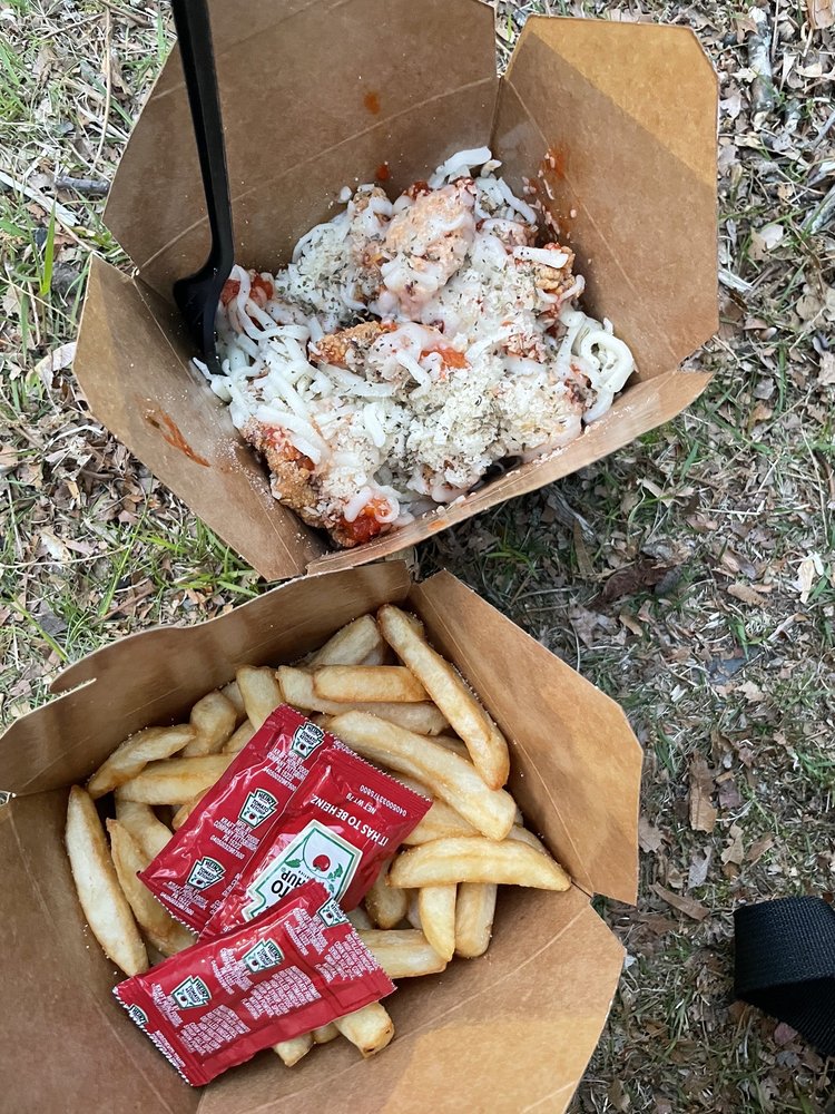 CHICKED OUT NUGGZ - Updated July 2025 - 10 Photos - Warwick, Rhode ...