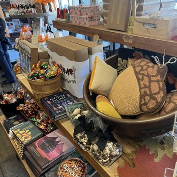 LITTLE FLOWER - Updated June 2025 - 877 Photos & 665 Reviews - 1424 W ...