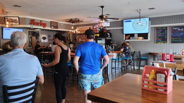 LAZY GATOR - Updated August 2025 - 190 Photos & 191 Reviews - 102 W ...