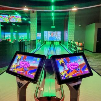 1UP ENTERTAINMENT + SOCIAL - Updated September 2025 - 102 Photos & 44 ...