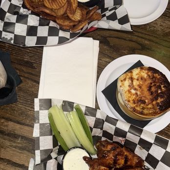 ASHBURN PUB - Updated December 2025 - 136 Photos & 208 Reviews - 44110 ...