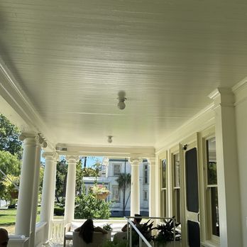 THE QUARTERS COFFEE HOUSE - Updated November 2024 - 310 Photos & 115 ...