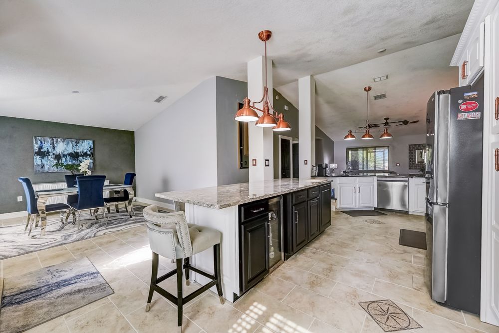 MARNETTA ARNETT - LPT REALTY - Contact Agent - 10 Photos - Winter ...