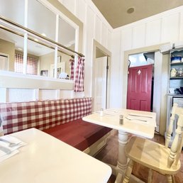 RED HOUSE CAFE - Updated December 2025 - 1895 Photos & 2186 Reviews ...