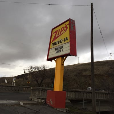 ZIPS DRIVE IN - Updated December 2025 - 14 Photos & 43 Reviews - 902 N ...