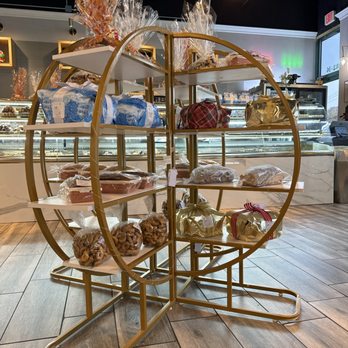 LEONETTI PASTRY SHOP - Updated October 2025 - 125 Photos & 111 Reviews ...