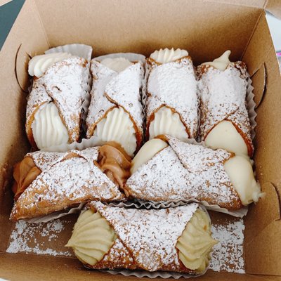 THE BIG CANNOLI - Updated February 2025 - 38 Photos & 24 Reviews - 28 ...