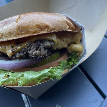 RIVERSIDE BURGER - Updated October 2025 - 16 Photos - 400 W River St ...