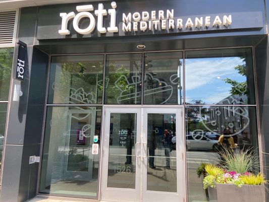 ROTI - Updated December 2025 - 113 Photos & 141 Reviews - 1526 E 53rd ...