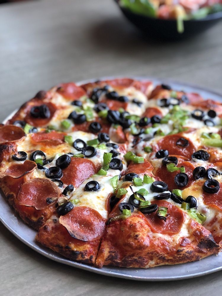 TOPPERS PIZZA PLACE - 661 Photos & 985 Reviews - 23710 Valencia Blvd ...
