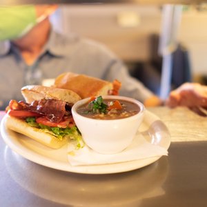 CHARIOT PIZZA - Updated December 2025 - 76 Photos & 170 Reviews - 3930 ...